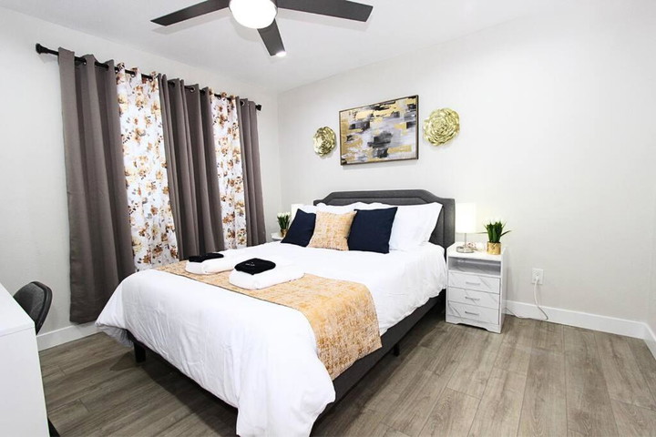 New! 2-bedroom Fontana Guest House Close To Kaiser Permanente - Fontana, CA