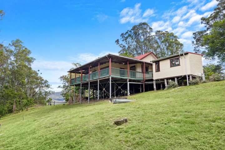 Large Luxury Farmhouse - 3 Bedroom Acreage Escape - The Wildernest - Nimbin