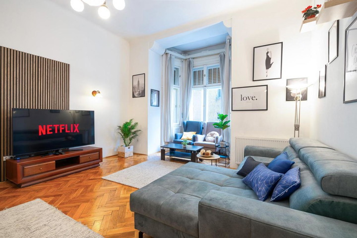 Beautiful Spacious Three-room Suite Close To Buda Castle - Budapest