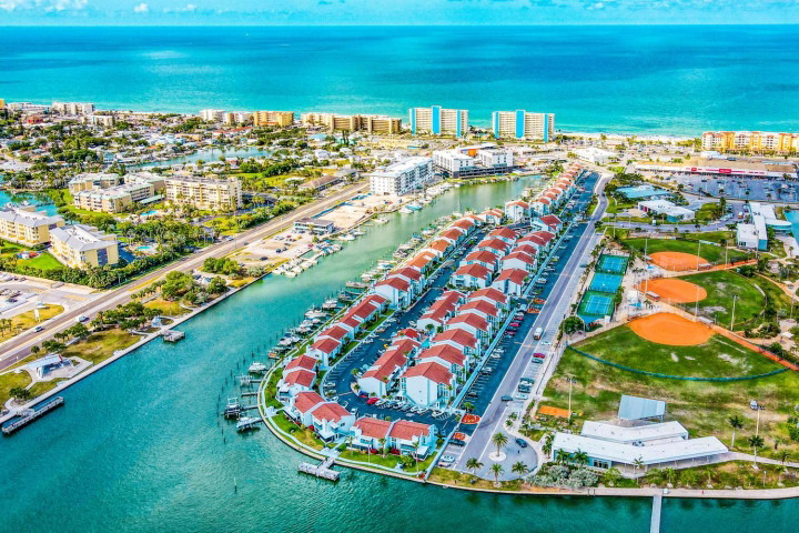 Madeira Beach Yacht Club #G - Madeira Beach, FL