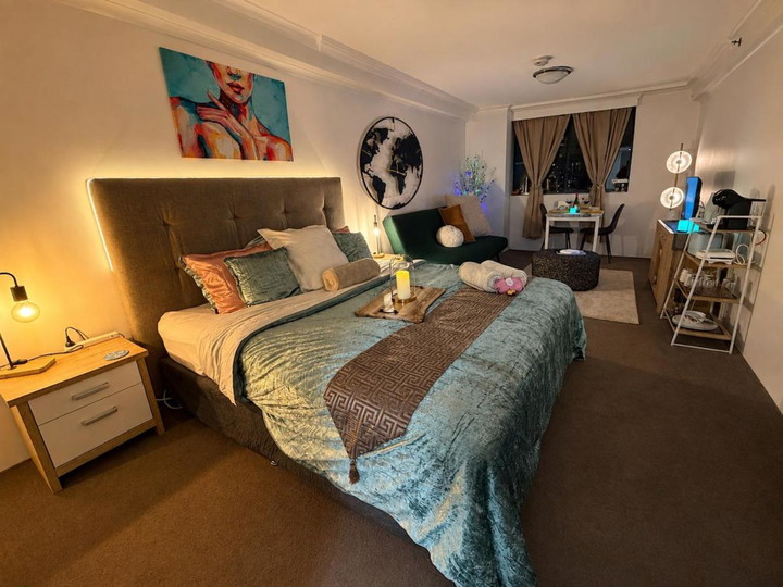 Where Comfort Meets Radiance With Pool, Spa & Gym, Self Checkin - Bondi Beach