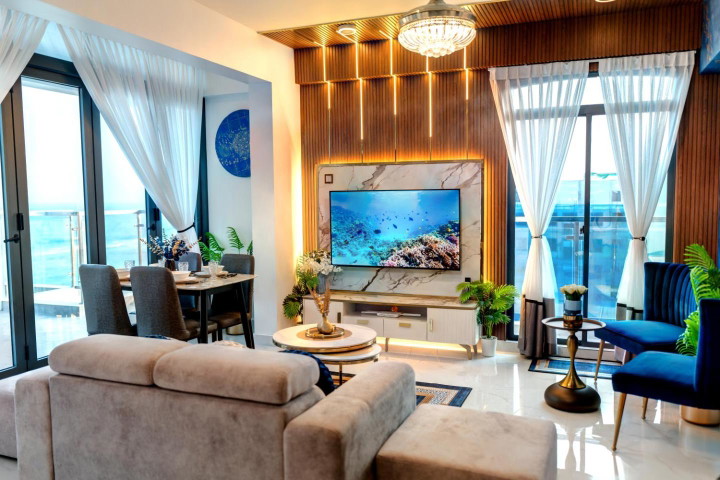 Aina Residency Beachfront Hotel - Malé