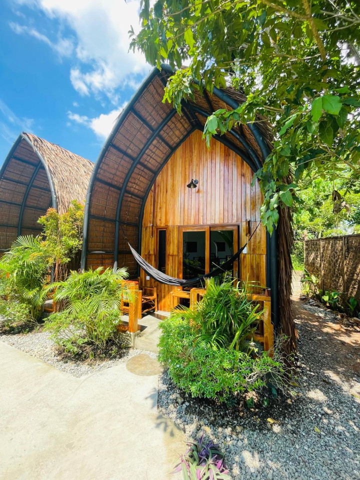 Maayong Hostel - Badian