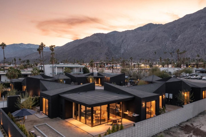 Blackhaus By Avantstay - Palm Springs, CA