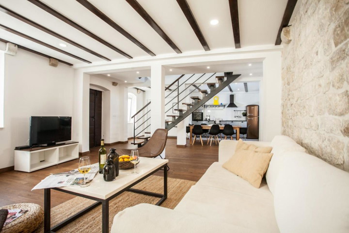 Tinel Longo, Holiday Home For Up To 8, City Center, Bbq, Terrace - Trogir