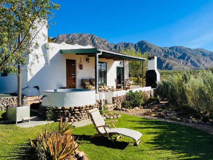 360on62 Farm Cottages - Montagu