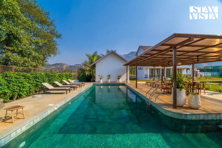 Truntum By Stayvista - Sports Turf & Jacuzzi - Karjat