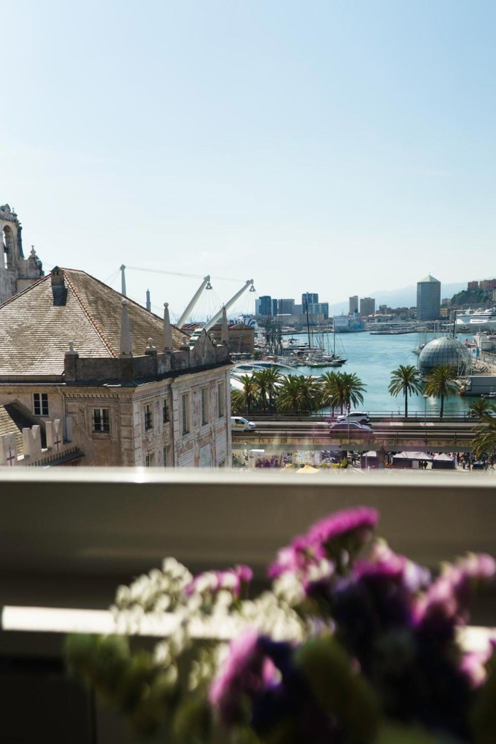 The Seven Mansions - Genova