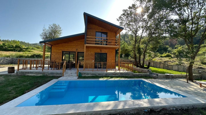 Green Oasis - Albania