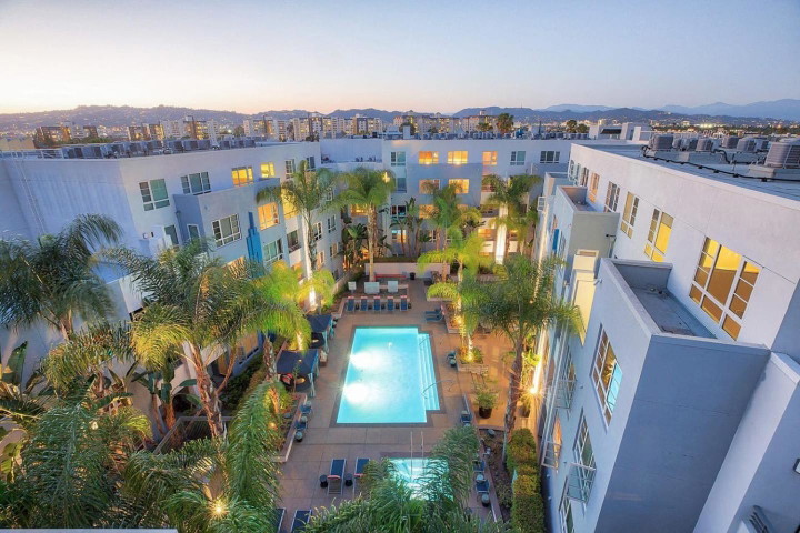 Miracle Mile Apartments - Los Angeles