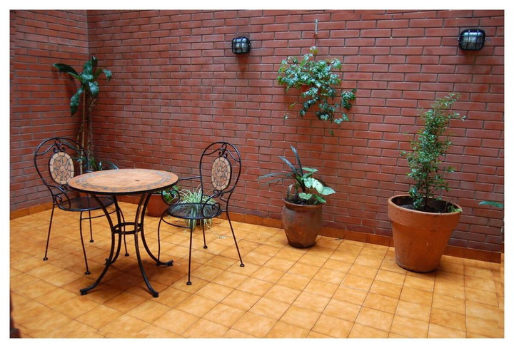 A Metros De Calle Florida, Con Patio - Buenos Aires