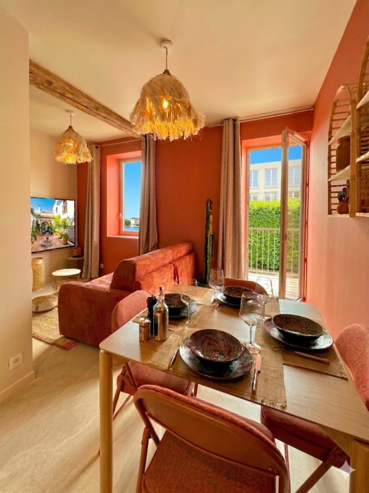 Le Marbella - Hacienda - Balcon Vue Saône & Accès Spa Inclu Avec Jacuzzi 1h30 - ibis Budget Mâcon Sud