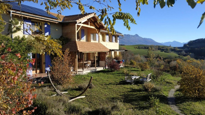 Noyers Du Soleil, Chambre D'hôte Avec Petit Déjeuner à Proximité De Gap - Hautes-Alpes