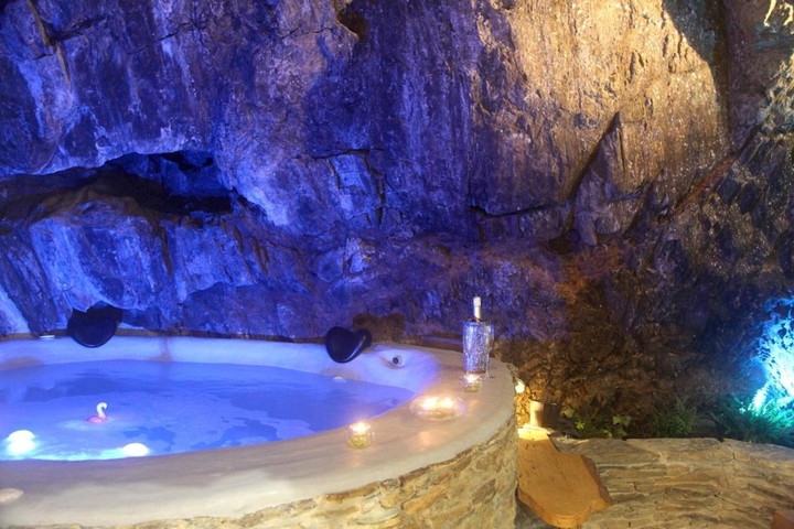 Spa Troglodyte Avec Cour, à 20m Des Plages, Loveroom Avec Jacuzzi ''Le Ginkgo'' - Collioure