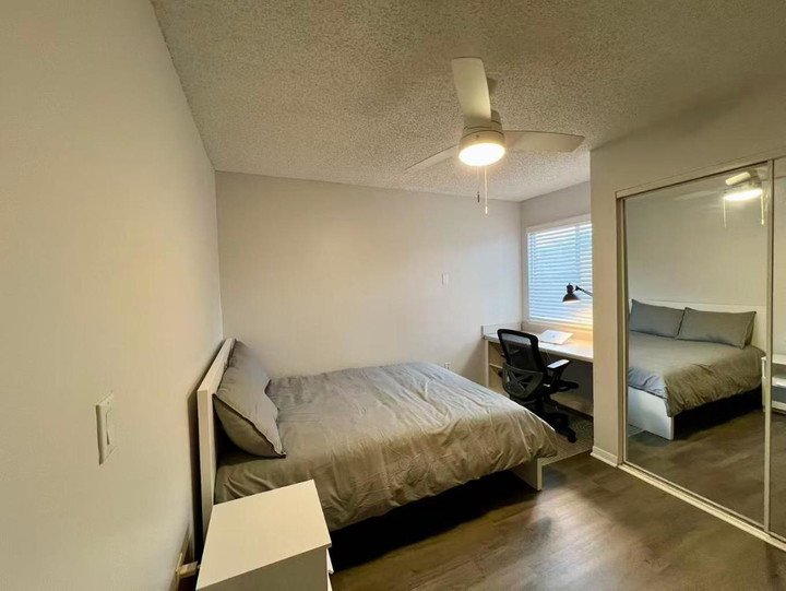 Quiet Room Near Uf & Shands Hospital With A Private Keypad Lock And Free Parking - Gainesville, FL