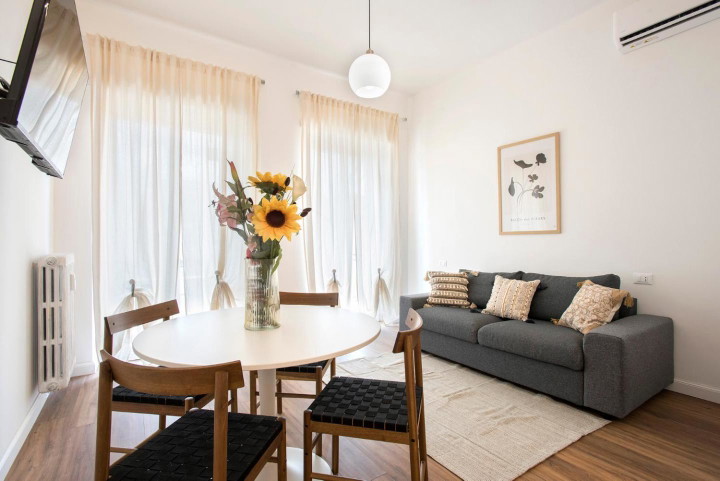 Sunny Spacious Apartment For 6 Guests - Frascati