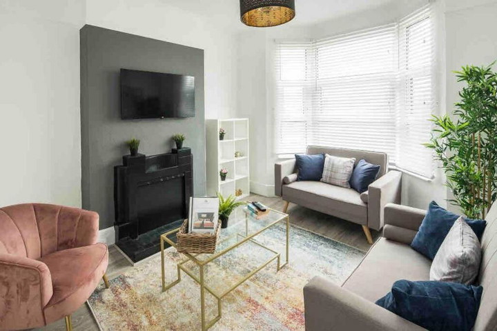 Pleasant 4 Bed House With X6 Beds In Heart Of Croydon !! - Photo Id Required - London