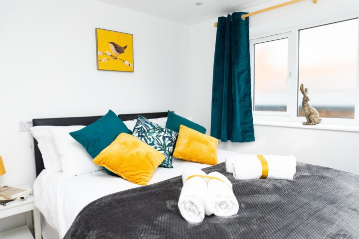 Kelston View By Cliftonvalley Apartments - Bristol