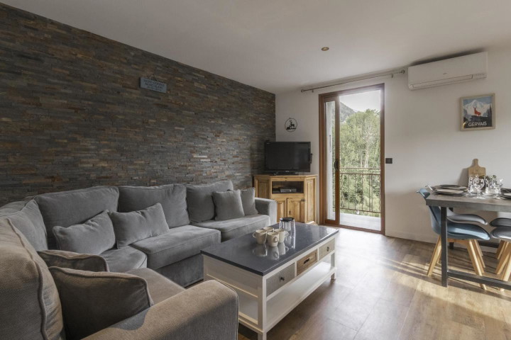 Tout Schuss - Centre St Gervais - Vue Degagee - Haute-Savoie