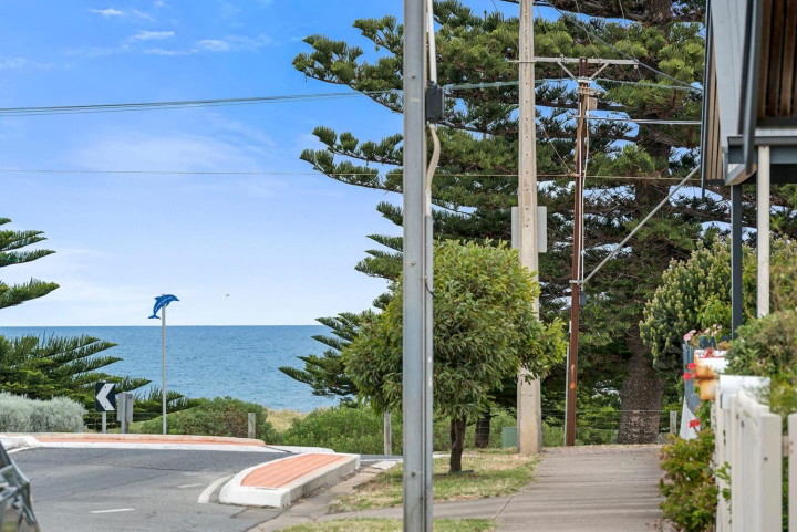 Sur La Mer Semaphore - Adelaide