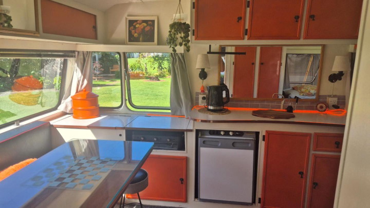 Boutique Retro Caravan - Westport