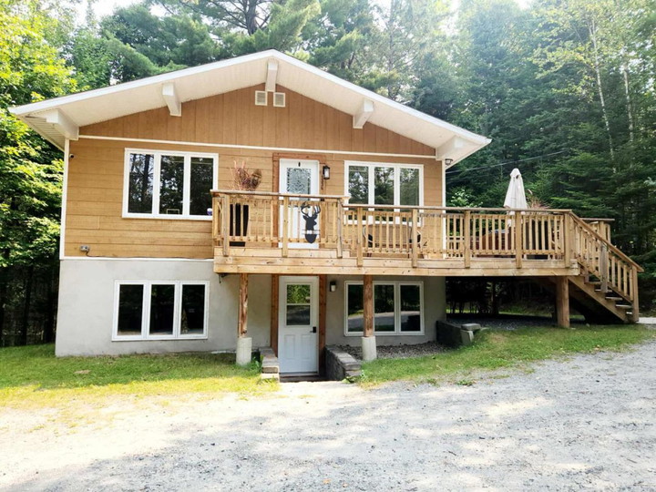 Chalet Familial, Idéalement Situé, Billard-table-babyfoot-arcade - Laurentides