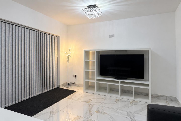 Cardiff 5-bed House Sleeps 13 W Parking & Garden - Newport