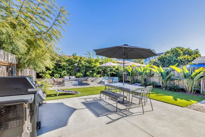 Carlsbad Bungalow Large Backyard - Carlsbad, CA