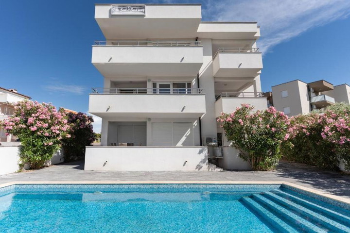 Villa Sandi With A Pool - Mandre