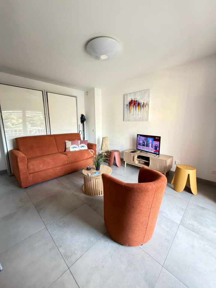 Studio Cosy Et Lumineux - Séjour Idéal -Parking - Sanary-sur-Mer