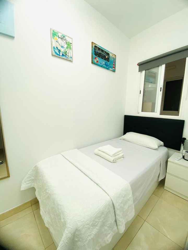 Singol Room In Apartment Shared In Los Cristianos Playa Las Vistas - Arona
