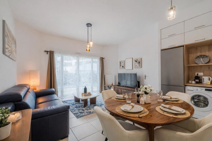 Terrasse - 4p Disneyland Paris 15' - Wifi & Parking - ibis budget Marne la Vallée