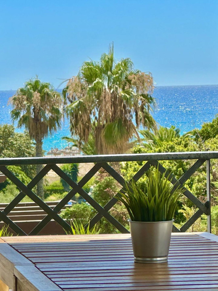 Apartasuites Royal Zahara, Máximo Confort Con Vistas Al Mar - Zahara de los Atunes
