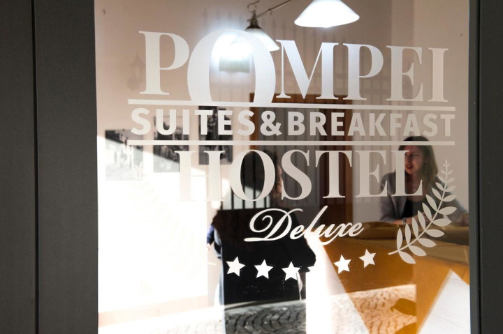 Pompei Hostel Deluxe - Pompei