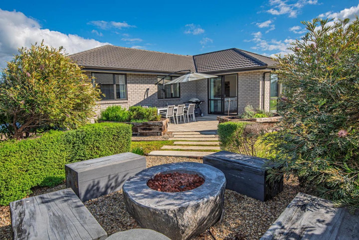 Bennett's Bach - Waipu Holiday Home - Waipu