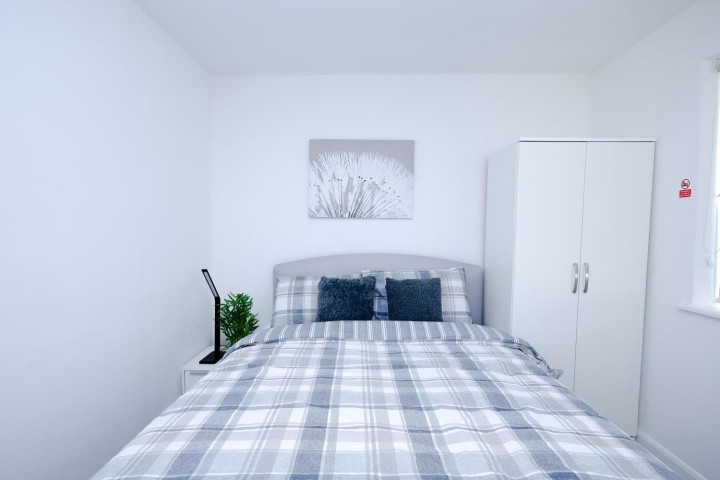 Hope Deluxe King Bedroom Manchester - Oldham