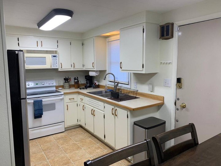 Alaskana - Walk To Downtown, 3 Bedroom Upper Apt - Fairbanks, AK