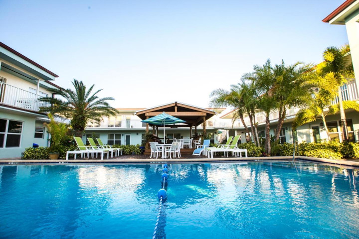 Sun Dek Beach House - Delray Beach, FL