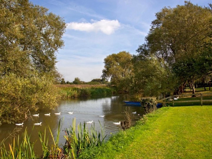 Cherbridge Lodges - Riverside Lodges, Short Lets (Business Or Holidays) - Oxford