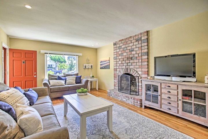 Oceanside Home W/ Yard - Walk To Beach & Pier - San Diego County, CA