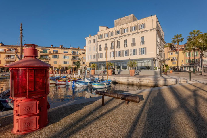Hotel Restaurant De La Tour - Sanary-sur-Mer