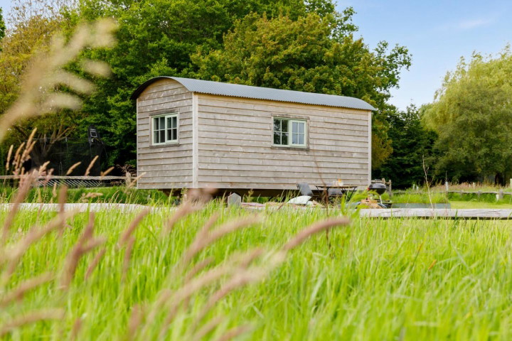 The Witterings Shepherds’ Hut - Bosham