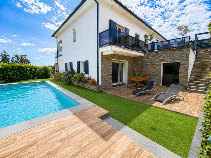Bastia Villa Individuelle Piscine Privée Et Toboggan Vue Dégagée Proche Mer Et Centre - Bastia