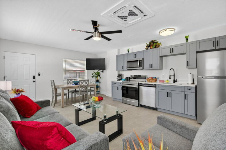 Park Shores Suites Unit 9 - Indian Rocks Beach, FL