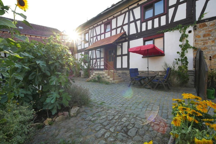 Cozy Half-timbered House In Beautiful Courtyard - Gießen