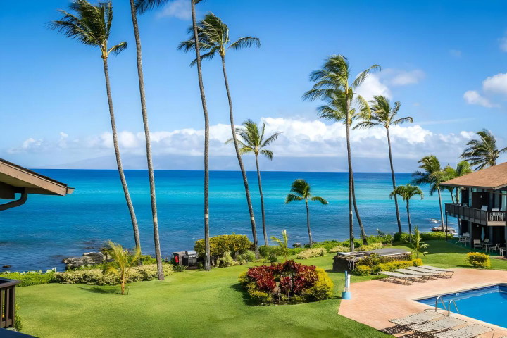 Mahina Surf - 4 Br, Oceanfront, 2 Units - Maui, HI
