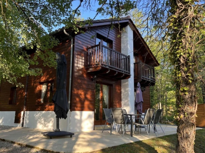 Chalet En Vallée Dordogne, Jardin Privé Et Piscine Partagée - Turenne