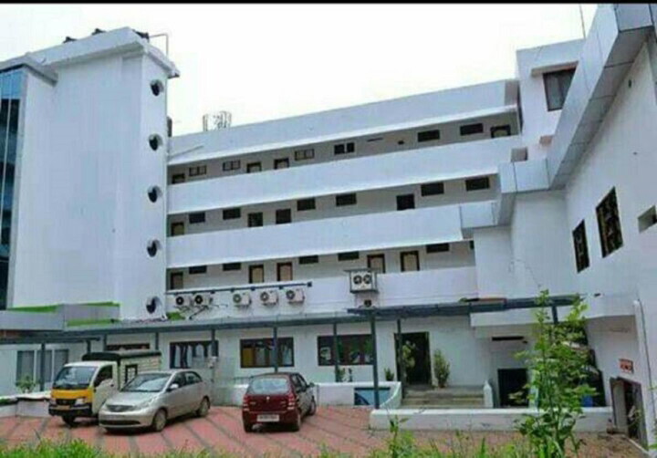 Queens Tourist Home - Mahé