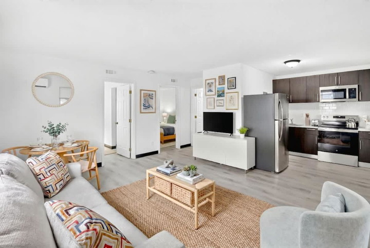 Inviting 2br Near Beach Airport & Las Olas - Fort Lauderdale, FL