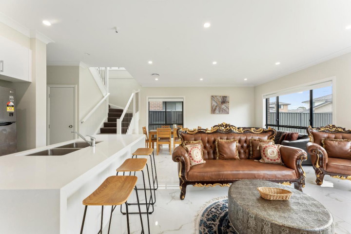 Austral Spacious Large 5 Br Home With Central Ac - Sydney